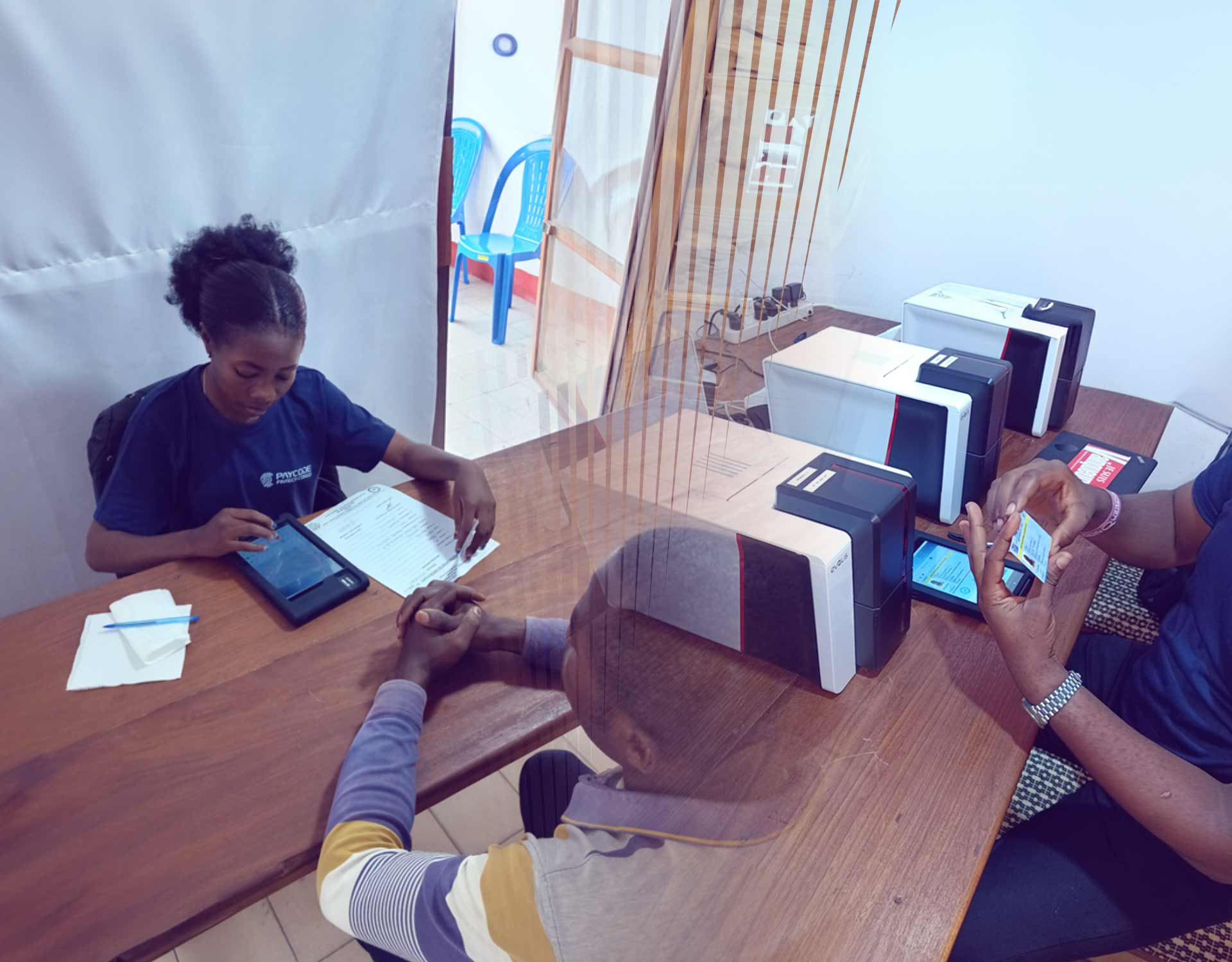 Cartes de paiement à authentification biométrique | IDEMIA